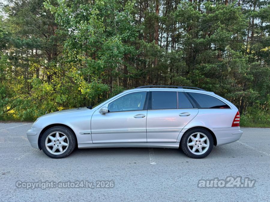 Pelēks Mercedes-Benz C-Class 2006 Tallina, ar dzinēja tilpumu 2.10 L un nobraukumu 267 tūkst. km par 3999 €, foto 4 vietnē AUTOMOTO.COM.LV