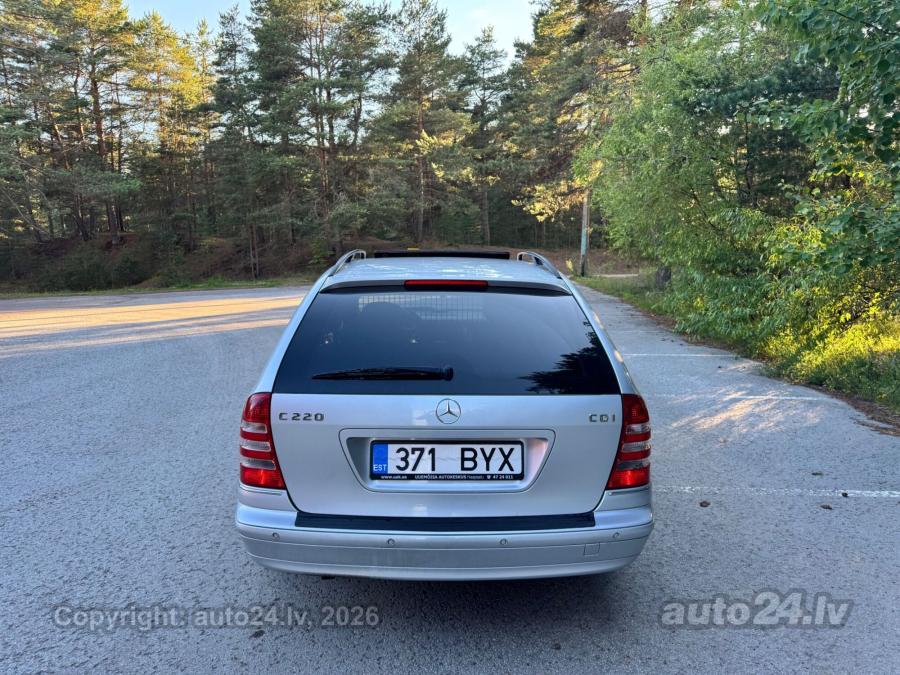 Pelēks Mercedes-Benz C-Class 2006 Tallina, ar dzinēja tilpumu 2.10 L un nobraukumu 267 tūkst. km par 3999 €, foto 8 vietnē AUTOMOTO.COM.LV