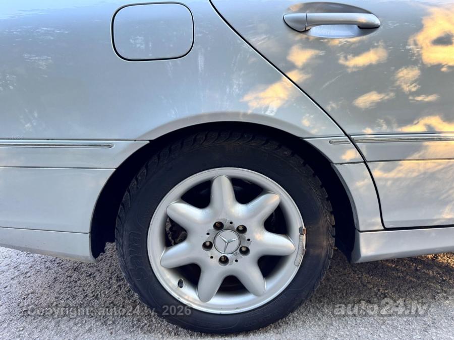 Pelēks Mercedes-Benz C-Class 2006 Tallina, ar dzinēja tilpumu 2.10 L un nobraukumu 267 tūkst. km par 3999 €, foto 11 vietnē AUTOMOTO.COM.LV