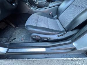 Pelēks Mercedes-Benz C-Class 2006 Tallina, ar dzinēja tilpumu 2.10 L un nobraukumu 267 tūkst. km par 3999 €, foto 21 vietnē AUTOMOTO.COM.LV