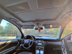 Pelēks Mercedes-Benz C-Class 2006 Tallina, ar dzinēja tilpumu 2.10 L un nobraukumu 267 tūkst. km par 3999 €, foto 22 vietnē AUTOMOTO.COM.LV