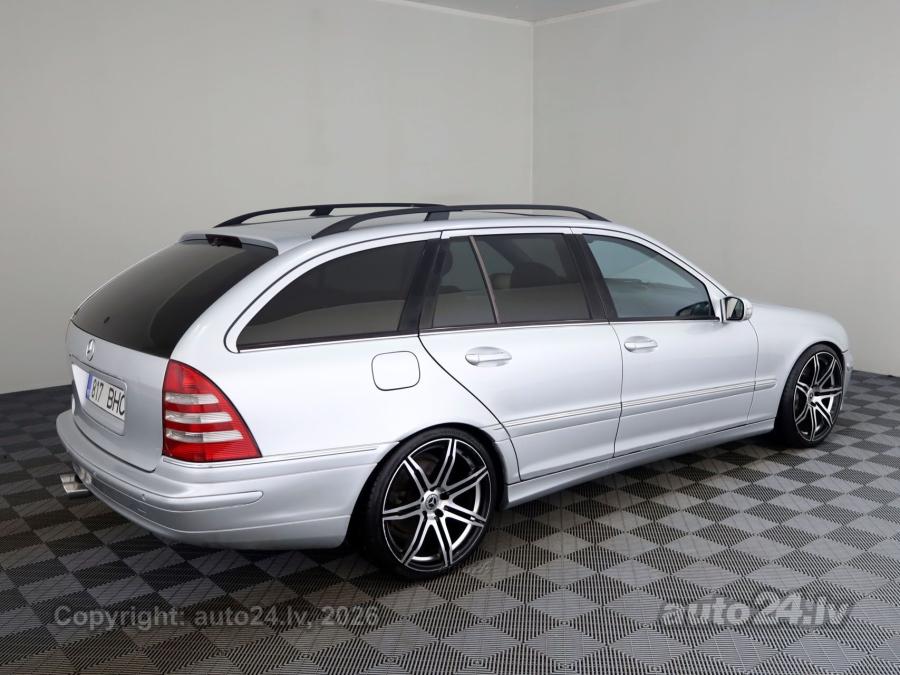 Pelēks Mercedes-Benz C-Class 2006 Tallina, ar dzinēja tilpumu 3.00 L un nobraukumu 364 tūkst. km par 2199 €, foto 4 vietnē AUTOMOTO.COM.LV