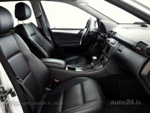 Pelēks Mercedes-Benz C-Class 2006 Tallina, ar dzinēja tilpumu 3.00 L un nobraukumu 364 tūkst. km par 2199 €, foto 7 vietnē AUTOMOTO.COM.LV