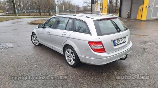 Grey Mercedes-Benz C-Class 2008 in Johvi, with an engine capacity of 2.10 L and mileage of 254 thousand km for 2999 €, photo 3 on AUTOMOTO.COM.LV