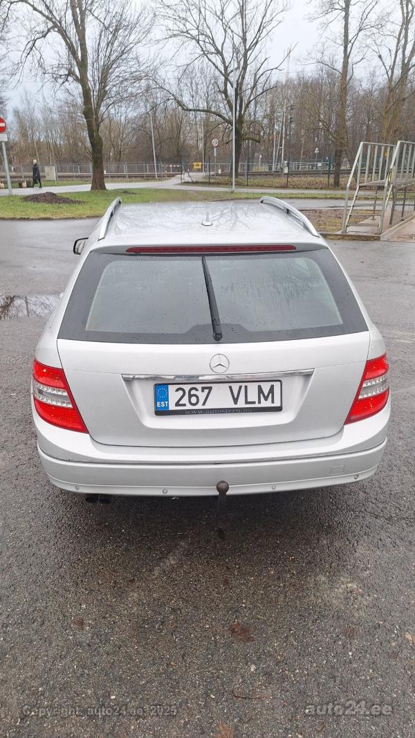 Grey Mercedes-Benz C-Class 2008 in Johvi, with an engine capacity of 2.10 L and mileage of 254 thousand km for 2999 €, photo 4 on AUTOMOTO.COM.LV