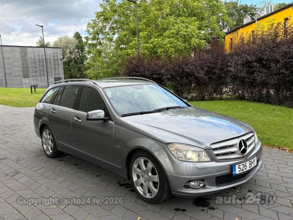 Pelēks Mercedes-Benz C-Class 2008 Rapla, ar dzinēja tilpumu 3.00 L un nobraukumu 0 tūkst. km par 4000 €, foto 4 vietnē AUTOMOTO.COM.LV