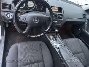 Grey Mercedes-Benz C-Class 2008 in Tallinn, with an engine capacity of 2.10 L and mileage of 336 thousand km for 2990 €, photo 9 on AUTOMOTO.COM.LV