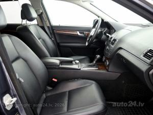 Pelēks Mercedes-Benz C-Class 2008 Tallina, ar dzinēja tilpumu 2.10 L un nobraukumu 306 tūkst. km par 2999 €, foto 7 vietnē AUTOMOTO.COM.LV