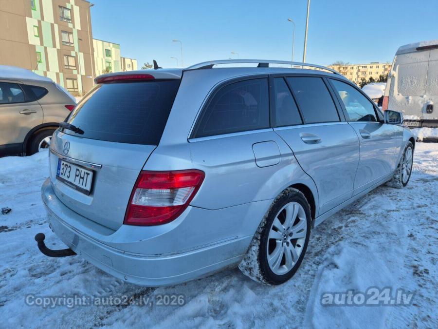 Pelēks Mercedes-Benz C-Class 2009 Tallina, ar dzinēja tilpumu 2.10 L un nobraukumu 375 tūkst. km par 3900 €, foto 5 vietnē AUTOMOTO.COM.LV