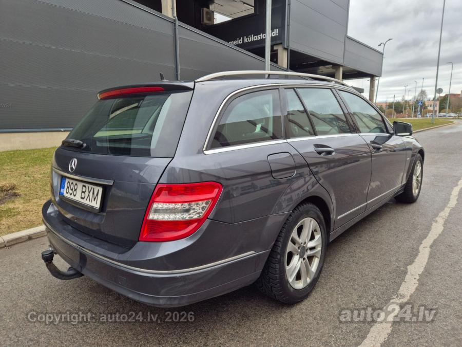 Pelēks Mercedes-Benz C-Class 2009 Tallina, ar dzinēja tilpumu 2.10 L un nobraukumu 395 tūkst. km par 2999 €, foto 6 vietnē AUTOMOTO.COM.LV