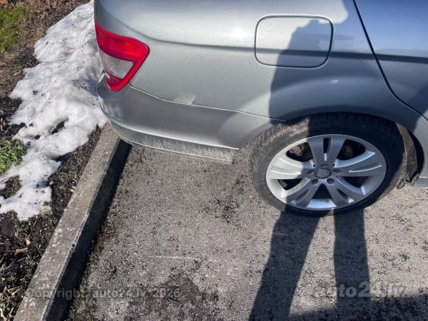 Grey Mercedes-Benz C-Class 2010 in Haapsalu, with an engine capacity of 2.10 L and mileage of 413 thousand km for 1900 €, photo 8 on AUTOMOTO.COM.LV