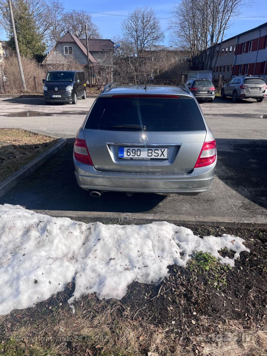 Pelēks Mercedes-Benz C-Class 2010 Hāpsalu, ar dzinēja tilpumu 2.10 L un nobraukumu 413 tūkst. km par 1900 €, foto 3 vietnē AUTOMOTO.COM.LV