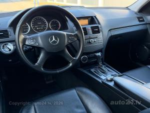 Pelēks Mercedes-Benz C-Class 2010 Tallina, ar dzinēja tilpumu 2.10 L un nobraukumu 400 tūkst. km par 2800 €, foto 8 vietnē AUTOMOTO.COM.LV