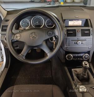 Pelēks Mercedes-Benz C-Class 2010 Pērnava, ar dzinēja tilpumu 2.10 L un nobraukumu 289 tūkst. km par 6500 €, foto 10 vietnē AUTOMOTO.COM.LV