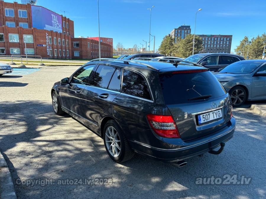 Pelēks Mercedes-Benz C-Class 2010 Tallina, ar dzinēja tilpumu 2.10 L un nobraukumu 286 tūkst. km par 5950 €, foto 5 vietnē AUTOMOTO.COM.LV
