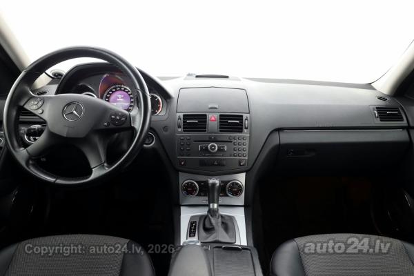 Pelēks Mercedes-Benz C-Class 2010 Tallina, ar dzinēja tilpumu 2.10 L un nobraukumu 259 tūkst. km par 4499 €, foto 5 vietnē AUTOMOTO.COM.LV