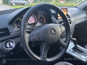 Pelēks Mercedes-Benz C-Class 2010 Tallina, ar dzinēja tilpumu 2.10 L un nobraukumu 260 tūkst. km par 5990 €, foto 12 vietnē AUTOMOTO.COM.LV
