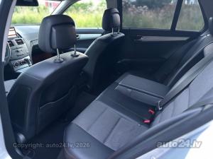 Pelēks Mercedes-Benz C-Class 2010 Tallina, ar dzinēja tilpumu 2.10 L un nobraukumu 260 tūkst. km par 5990 €, foto 15 vietnē AUTOMOTO.COM.LV