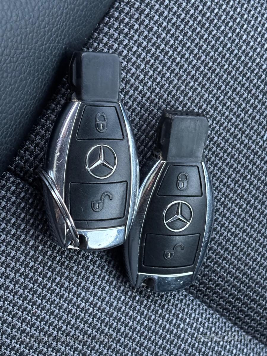 Pelēks Mercedes-Benz C-Class 2010 Tallina, ar dzinēja tilpumu 2.10 L un nobraukumu 260 tūkst. km par 5990 €, foto 28 vietnē AUTOMOTO.COM.LV