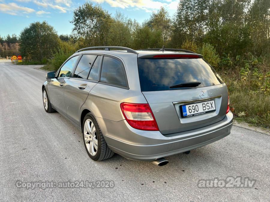 Pelēks Mercedes-Benz C-Class 2010 Tallina, ar dzinēja tilpumu 2.10 L un nobraukumu 418 tūkst. km par 2750 €, foto 4 vietnē AUTOMOTO.COM.LV