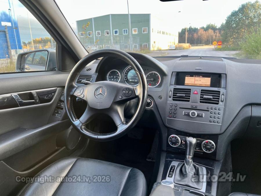Pelēks Mercedes-Benz C-Class 2010 Tallina, ar dzinēja tilpumu 2.10 L un nobraukumu 418 tūkst. km par 2750 €, foto 7 vietnē AUTOMOTO.COM.LV