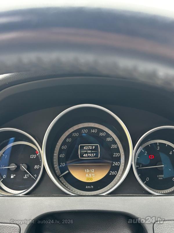 Pelēks Mercedes-Benz C-Class 2011 Tallina, ar dzinēja tilpumu 2.10 L un nobraukumu 489 tūkst. km par 4800 €, foto 7 vietnē AUTOMOTO.COM.LV