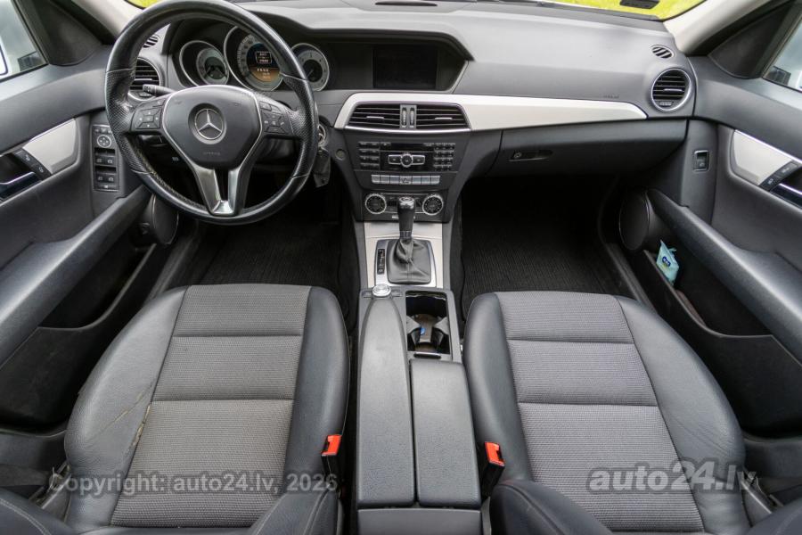 Pelēks Mercedes-Benz C-Class 2011 Viljandi, ar dzinēja tilpumu 2.10 L un nobraukumu 278 tūkst. km par 7400 €, foto 14 vietnē AUTOMOTO.COM.LV