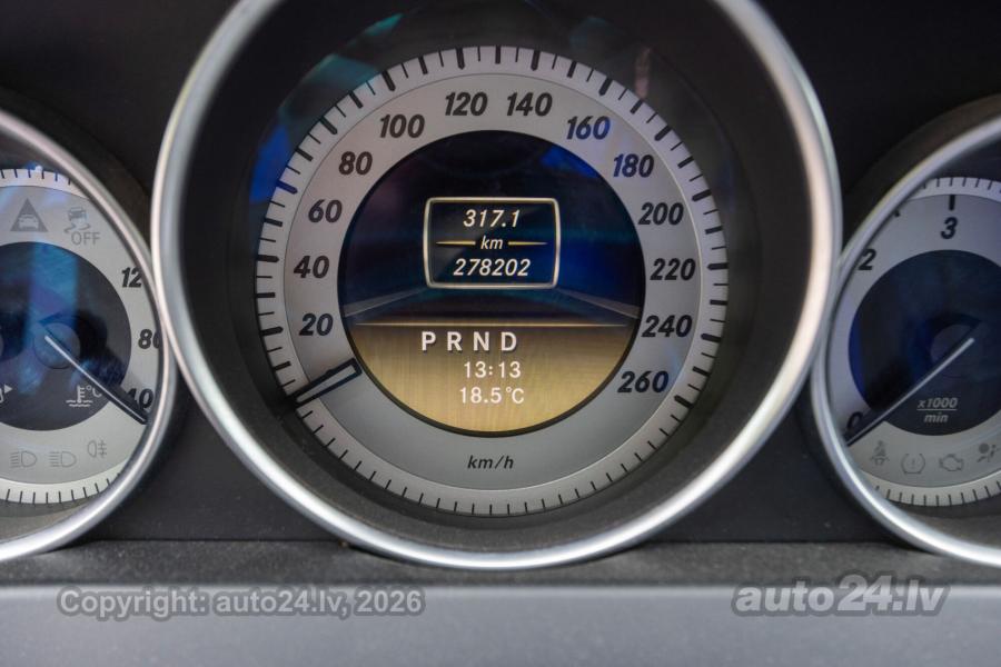 Pelēks Mercedes-Benz C-Class 2011 Viljandi, ar dzinēja tilpumu 2.10 L un nobraukumu 278 tūkst. km par 7400 €, foto 18 vietnē AUTOMOTO.COM.LV