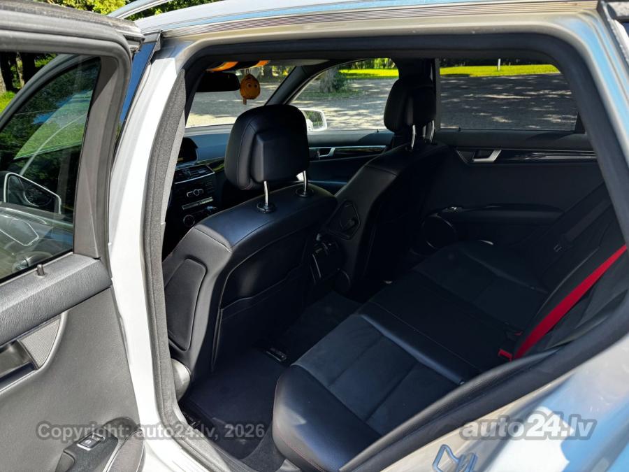Grey Mercedes-Benz C-Class 2011 in Tartu, with an engine capacity of 2.10 L and mileage of 351 thousand km for 8600 €, photo 14 on AUTOMOTO.COM.LV