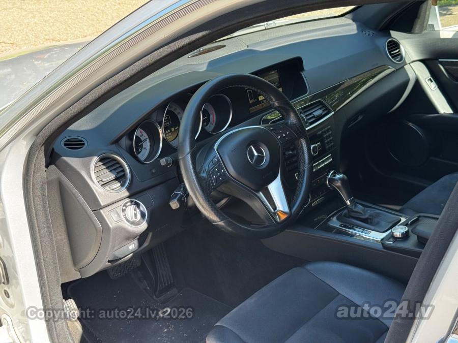 Grey Mercedes-Benz C-Class 2011 in Tartu, with an engine capacity of 2.10 L and mileage of 351 thousand km for 8600 €, photo 17 on AUTOMOTO.COM.LV