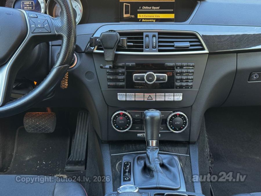 Grey Mercedes-Benz C-Class 2011 in Tartu, with an engine capacity of 2.10 L and mileage of 351 thousand km for 8600 €, photo 19 on AUTOMOTO.COM.LV