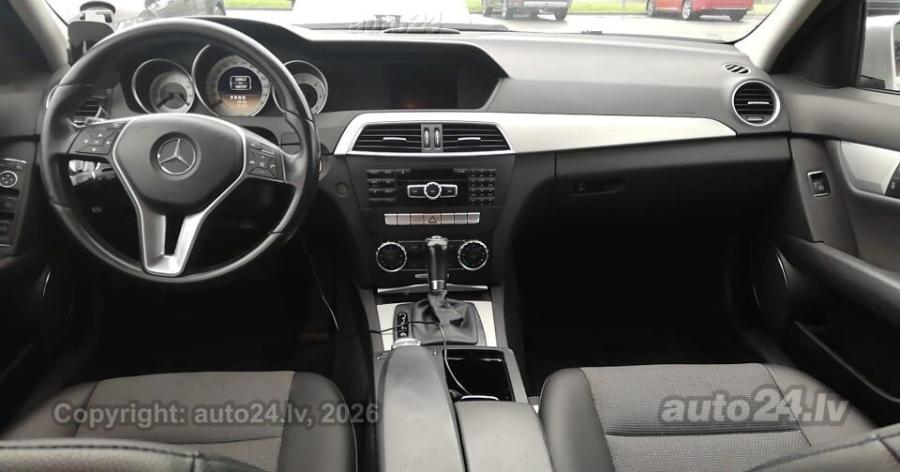 Grey Mercedes-Benz C-Class 2011 in Tallinn, with an engine capacity of 2.10 L and mileage of 326 thousand km for 4100 €, photo 6 on AUTOMOTO.COM.LV