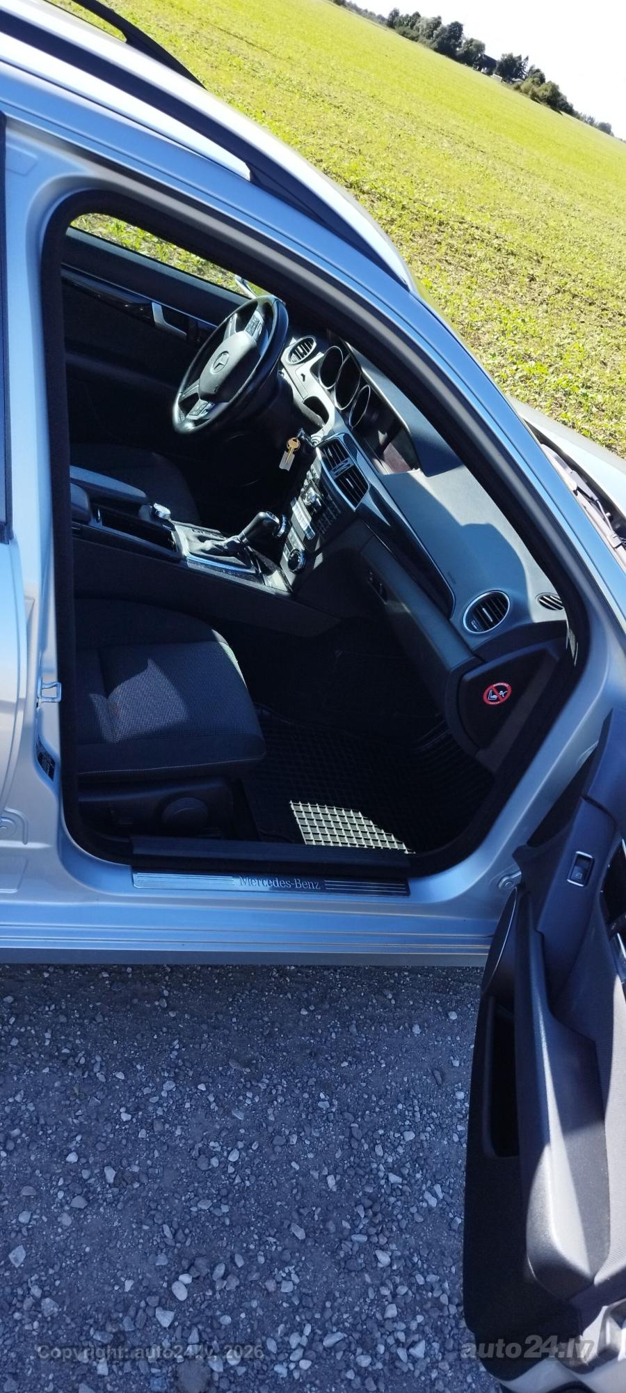 Pelēks Mercedes-Benz C-Class 2011 Tallina, ar dzinēja tilpumu 2.10 L un nobraukumu 358 tūkst. km par 5500 €, foto 9 vietnē AUTOMOTO.COM.LV