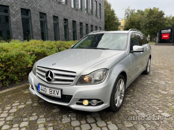 Pelēks Mercedes-Benz C-Class 2011 Tallina, ar dzinēja tilpumu 2.10 L un nobraukumu 326 tūkst. km par 4990 €, foto 1 vietnē AUTOMOTO.COM.LV