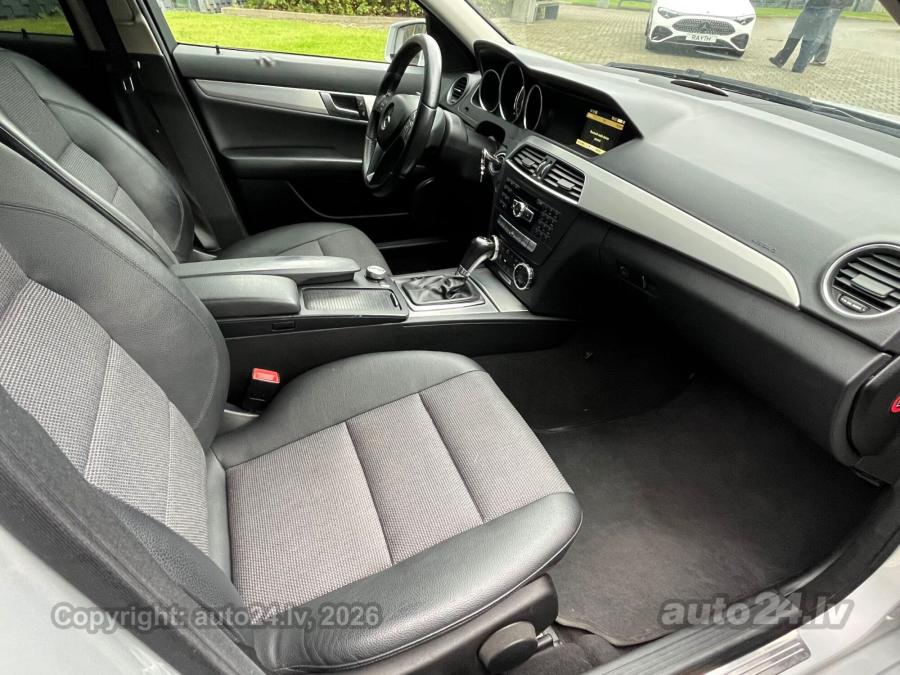 Pelēks Mercedes-Benz C-Class 2011 Tallina, ar dzinēja tilpumu 2.10 L un nobraukumu 326 tūkst. km par 4990 €, foto 10 vietnē AUTOMOTO.COM.LV