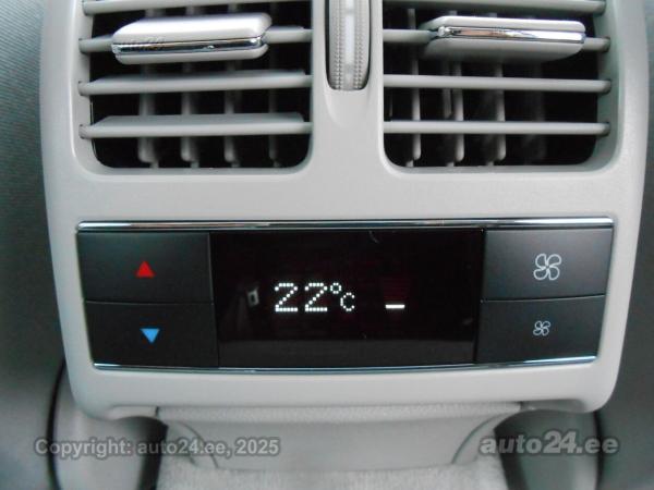 Grey Mercedes-Benz C-Class 2012 in Viljandi, with an engine capacity of 2.10 L and mileage of 244 thousand km for 7590 €, photo 11 on AUTOMOTO.COM.LV