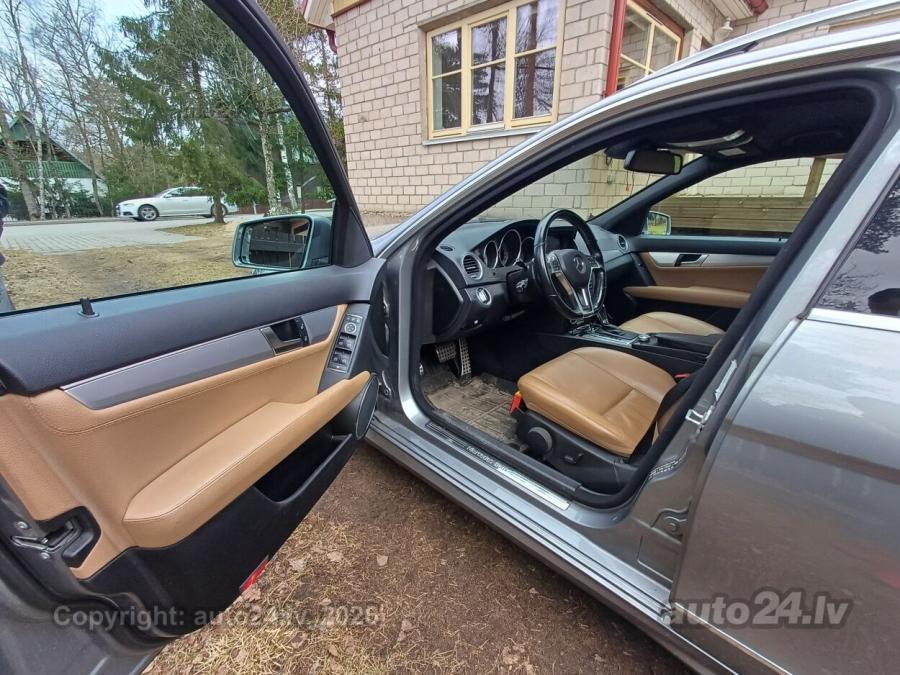 Grey Mercedes-Benz C-Class 2012 in Tallinn, with an engine capacity of 2.10 L and mileage of 312 thousand km for 6500 €, photo 11 on AUTOMOTO.COM.LV