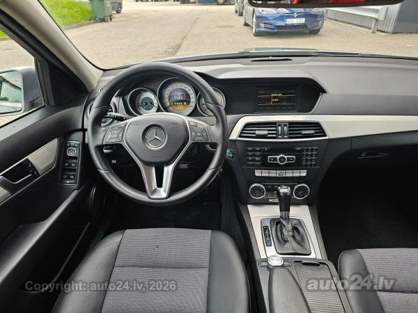 Grey Mercedes-Benz C-Class 2012 in Tartu, with an engine capacity of 2.10 L and mileage of 219 thousand km for 6990 €, photo 9 on AUTOMOTO.COM.LV