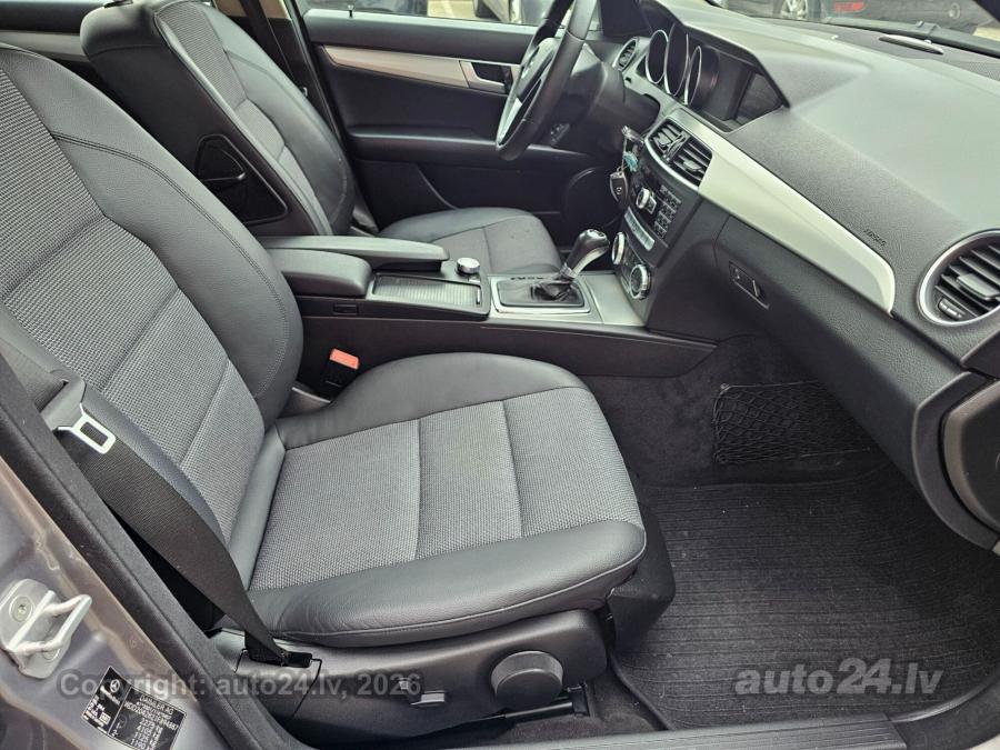 Pelēks Mercedes-Benz C-Class 2012 Tartu, ar dzinēja tilpumu 2.10 L un nobraukumu 219 tūkst. km par 6990 €, foto 13 vietnē AUTOMOTO.COM.LV