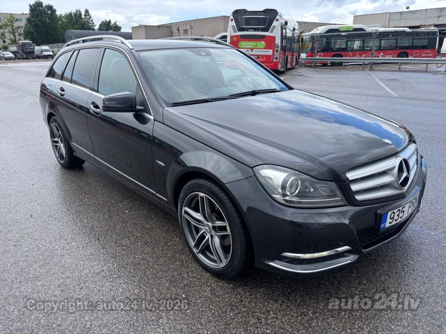 Pelēks Mercedes-Benz C-Class 2012 Tartu, ar dzinēja tilpumu 2.10 L un nobraukumu 235 tūkst. km par 6999 €, foto 4 vietnē AUTOMOTO.COM.LV