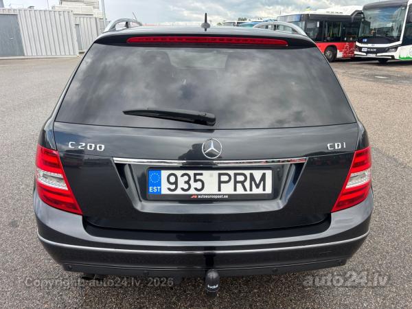 Pelēks Mercedes-Benz C-Class 2012 Tartu, ar dzinēja tilpumu 2.10 L un nobraukumu 235 tūkst. km par 6999 €, foto 6 vietnē AUTOMOTO.COM.LV