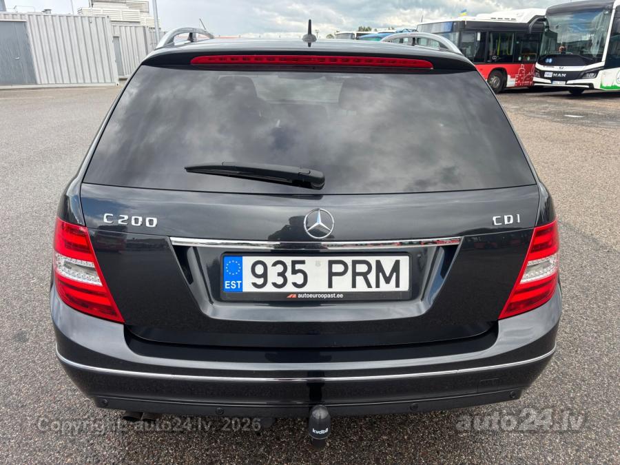 Pelēks Mercedes-Benz C-Class 2012 Tartu, ar dzinēja tilpumu 2.10 L un nobraukumu 235 tūkst. km par 6999 €, foto 7 vietnē AUTOMOTO.COM.LV