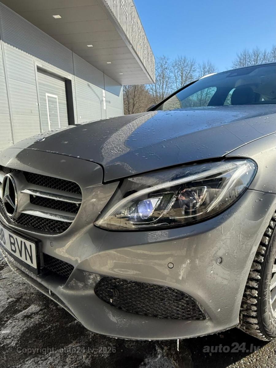 Pelēks Mercedes-Benz C-Class 2014 Tallina, ar dzinēja tilpumu 1.60 L un nobraukumu 261 tūkst. km par 11290 €, foto 4 vietnē AUTOMOTO.COM.LV