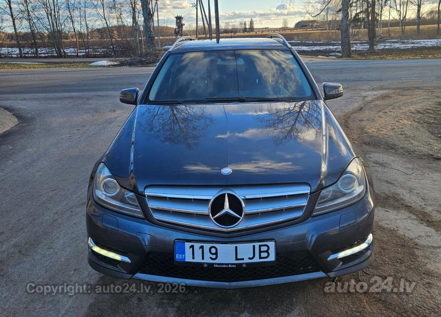 Pelēks Mercedes-Benz C-Class 2014 Tallina, ar dzinēja tilpumu 2.10 L un nobraukumu 411 tūkst. km par 6500 €, foto 3 vietnē AUTOMOTO.COM.LV
