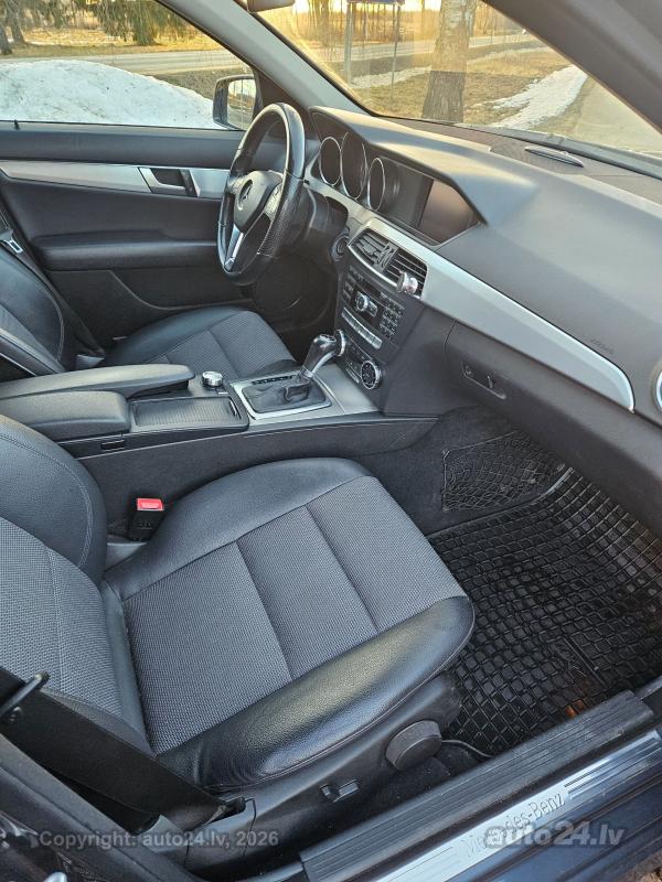 Grey Mercedes-Benz C-Class 2014 in Tallinn, with an engine capacity of 2.10 L and mileage of 411 thousand km for 6500 €, photo 7 on AUTOMOTO.COM.LV