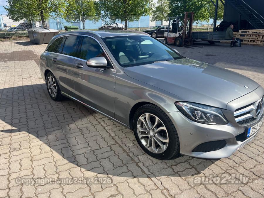 Grey Mercedes-Benz C-Class 2014 in Tartu, with an engine capacity of 2.10 L and mileage of 279 thousand km for 9900 €, photo 4 on AUTOMOTO.COM.LV
