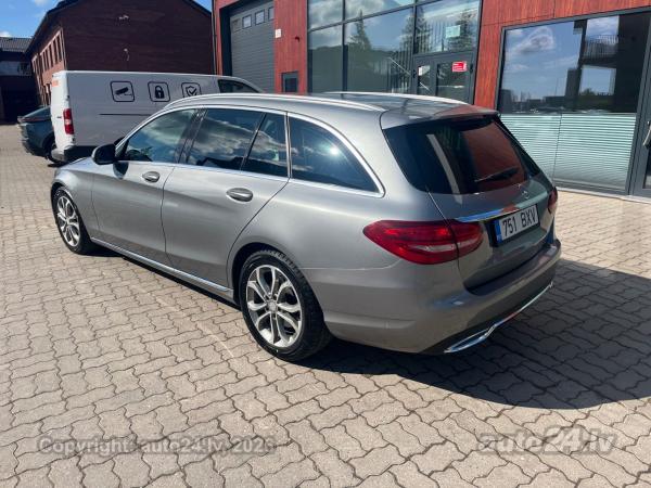 Grey Mercedes-Benz C-Class 2014 in Tartu, with an engine capacity of 2.10 L and mileage of 279 thousand km for 9900 €, photo 4 on AUTOMOTO.COM.LV