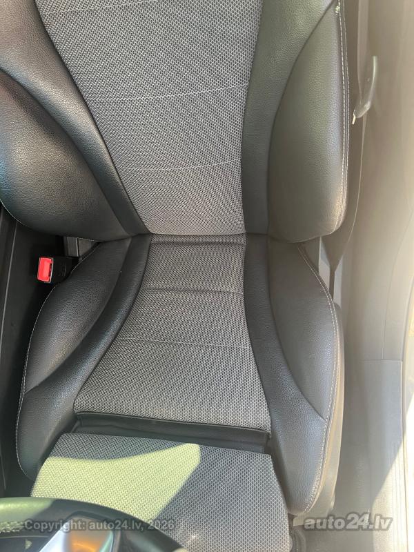 Grey Mercedes-Benz C-Class 2014 in Tartu, with an engine capacity of 2.10 L and mileage of 279 thousand km for 9900 €, photo 10 on AUTOMOTO.COM.LV