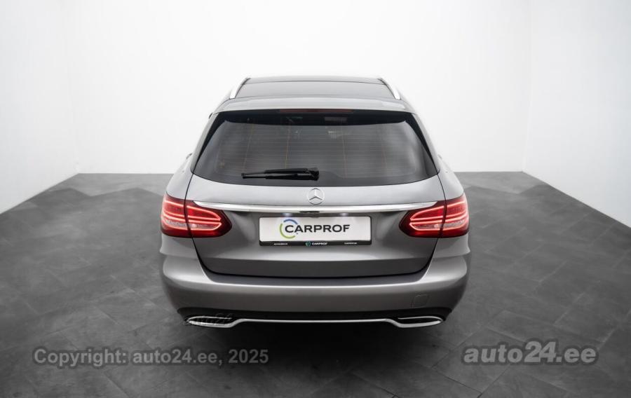 Grey Mercedes-Benz C-Class 2015 in Tallinn, with an engine capacity of 2.10 L and mileage of 260 thousand km for 11999 €, photo 5 on AUTOMOTO.COM.LV