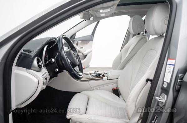 Grey Mercedes-Benz C-Class 2015 in Tallinn, with an engine capacity of 2.10 L and mileage of 260 thousand km for 11999 €, photo 7 on AUTOMOTO.COM.LV